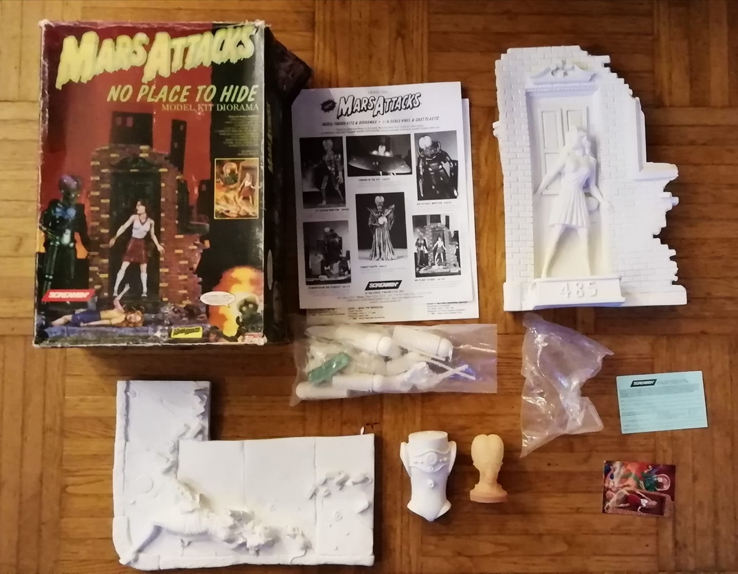 Mars attacks diorama - Fantastic modelers